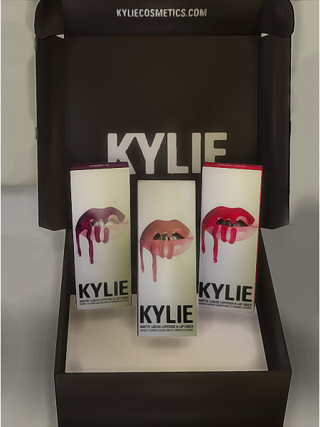 K Y L I E cosmetic decor ( Lip Kits 3 Piece)